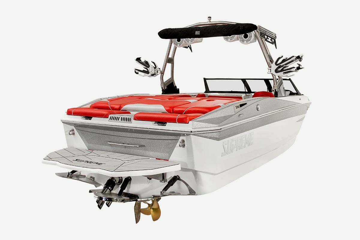 Supreme Boats » World Class Towboats | Surf Wake Ride